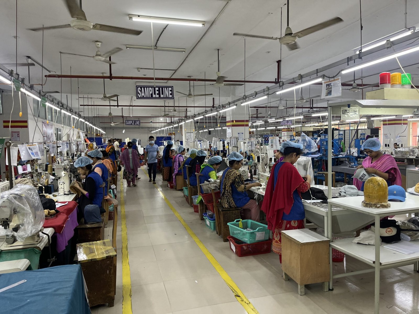 Best Cap Manufacturers (USA vs Overseas) for 2025 | MOQ, Lead Time ...